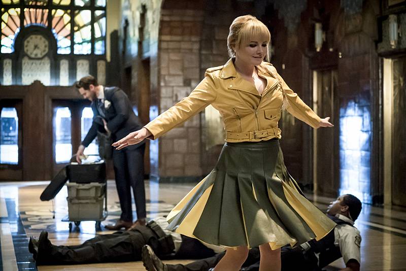 The Rogues Assemble in New Flash S3 Photos