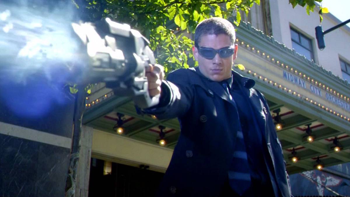 Legends of Tomorrow Reveals How Captain Cold Came Back