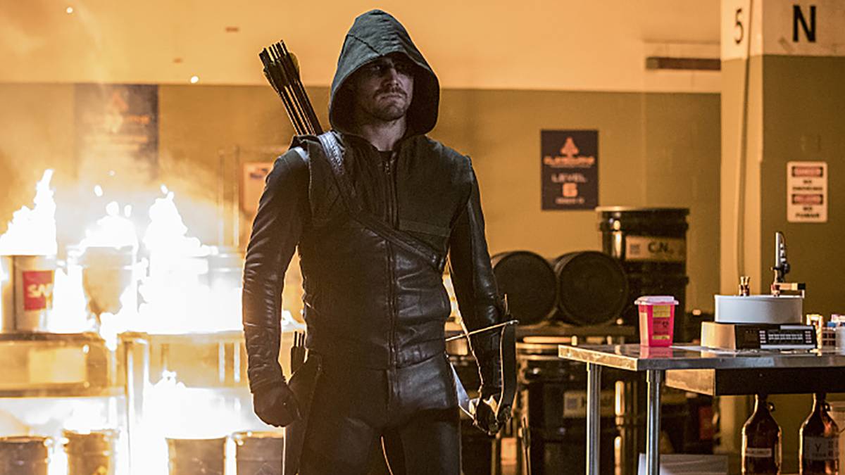 Arrow & Prometheus Have an Explosive Confrontation in New Photos
