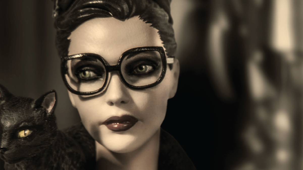 EXCLUSIVE: DC Comics Bombshells Art Book and Statue Preview