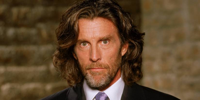 How Old Was Tom Welling in Smallville? Every Major Character and Their ...