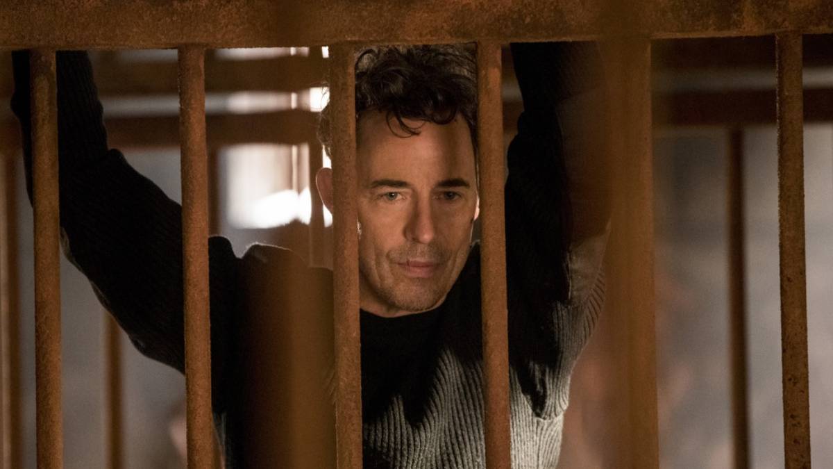 The Flash Photos Feature Harrison Wells' Return