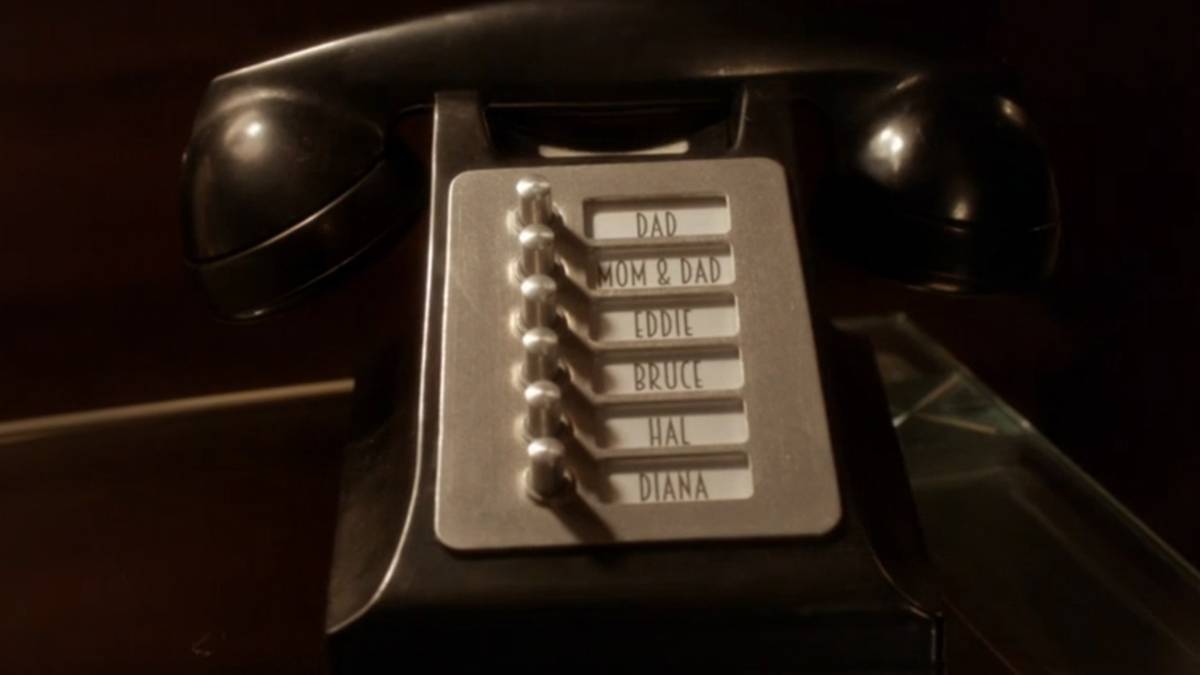 10 Best DC Comics Easter Eggs In The CW Arrowverse