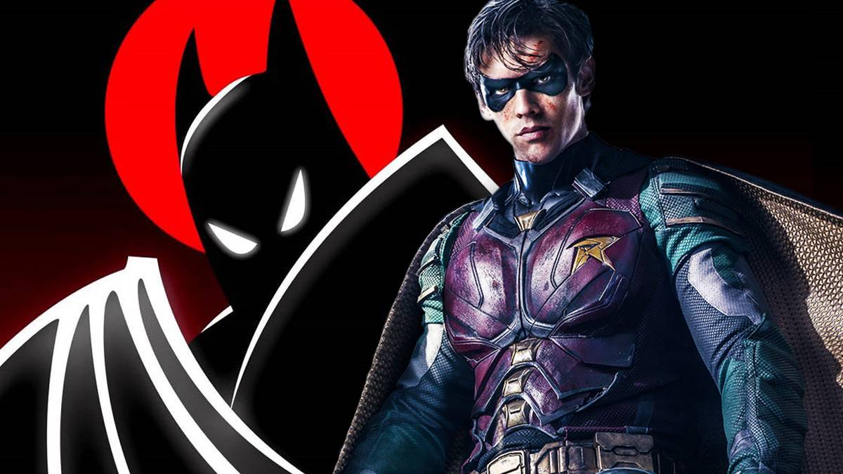 Titans: New BTS Video Gives Best Look Yet at Batman's Costume