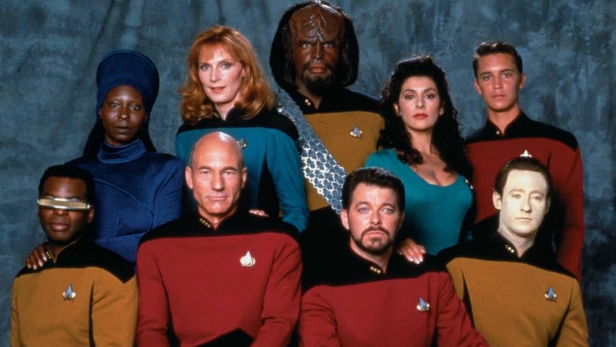 Star Trek: The Next Generation Cast Reunites in New Photo