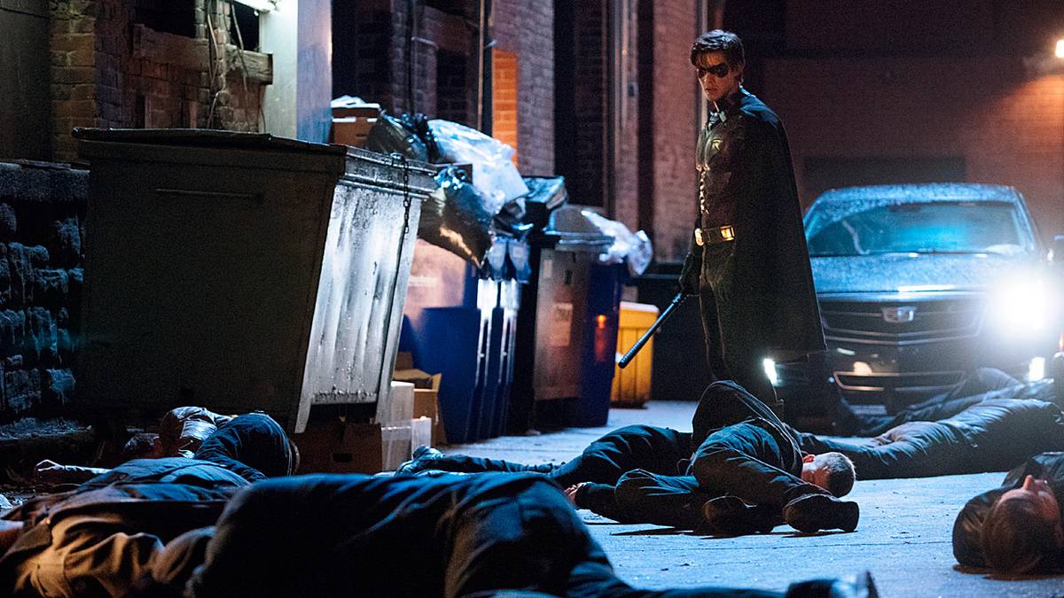 Titans' Batman Actor Still In Question After Casting Rumor 'Debunked'