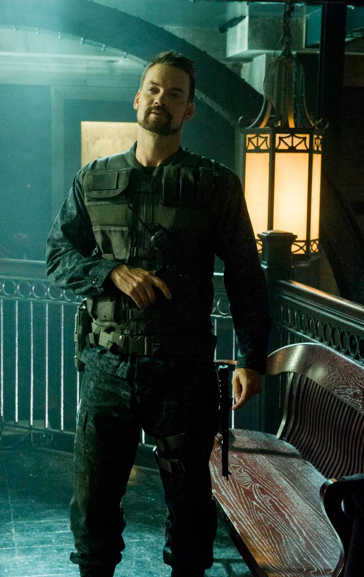 Gotham: Shane West's Bane Arrives, Hugo Strange Returns in New Photos