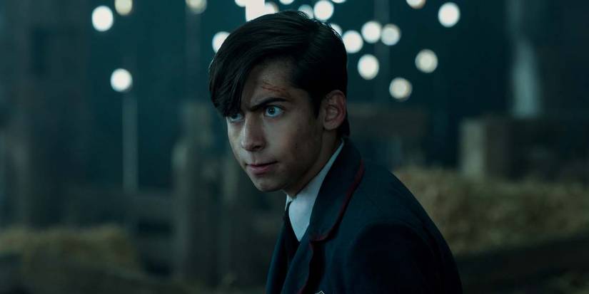 15 Facts About Number Five From The Umbrella Academy That Fans Need To Know