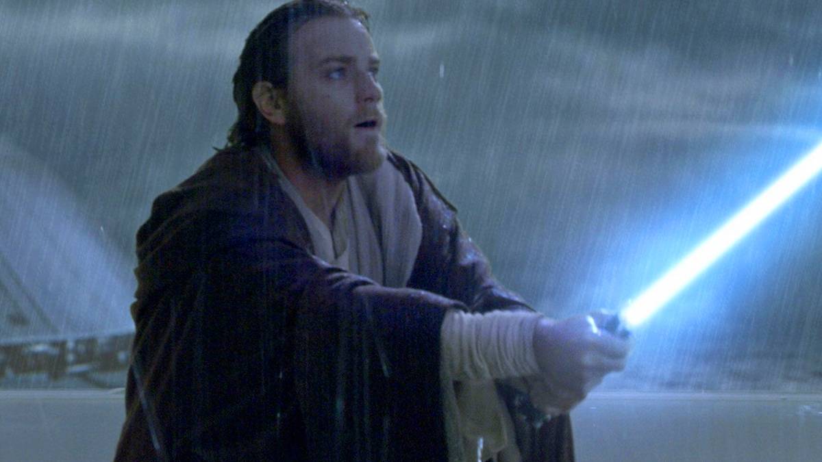 Ewan McGregor Recalls Stunt Gone Wrong on Star Wars Set in Iconic Rain ...