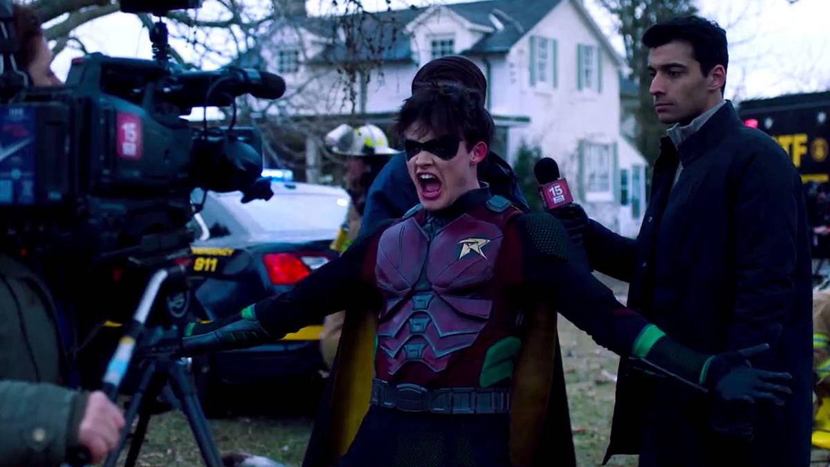 Titans Season 2 Trailer Debuts Bruce Wayne, Declares, 'We're Back, B ...