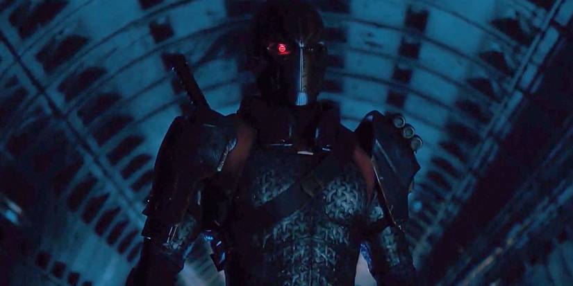 Deathstroke: 5 Costumes That Made Him Look Cool (& 5 That Were Just Lame)
