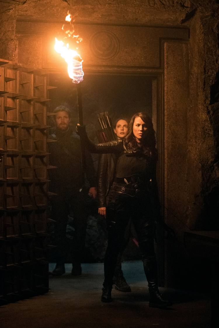 Arrow: Thea Reunites with Oliver and Talia in New Photo Set
