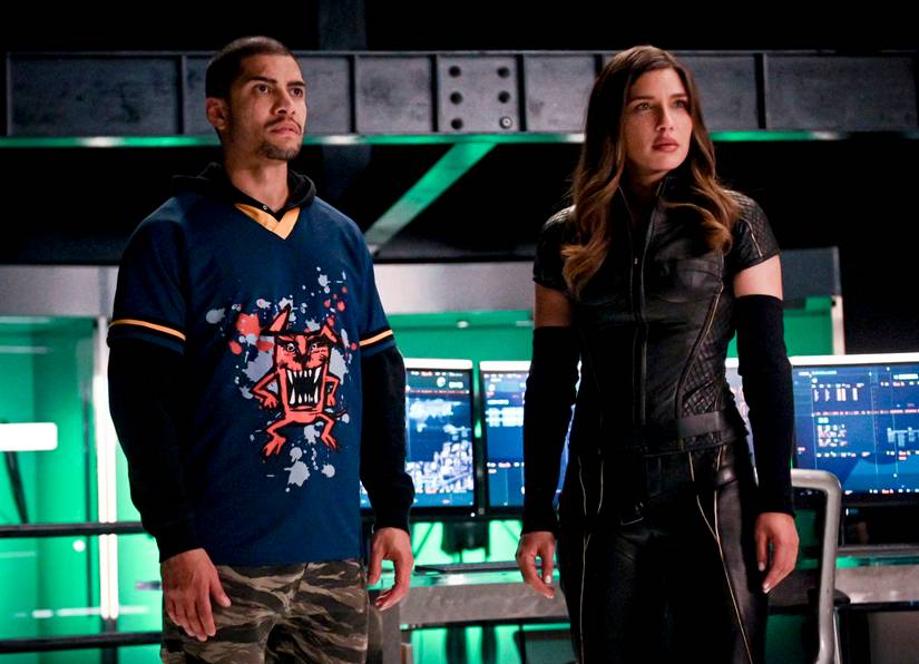 The Monitor Watches Team Arrow Re-Form Ahead of Crisis in New Photos