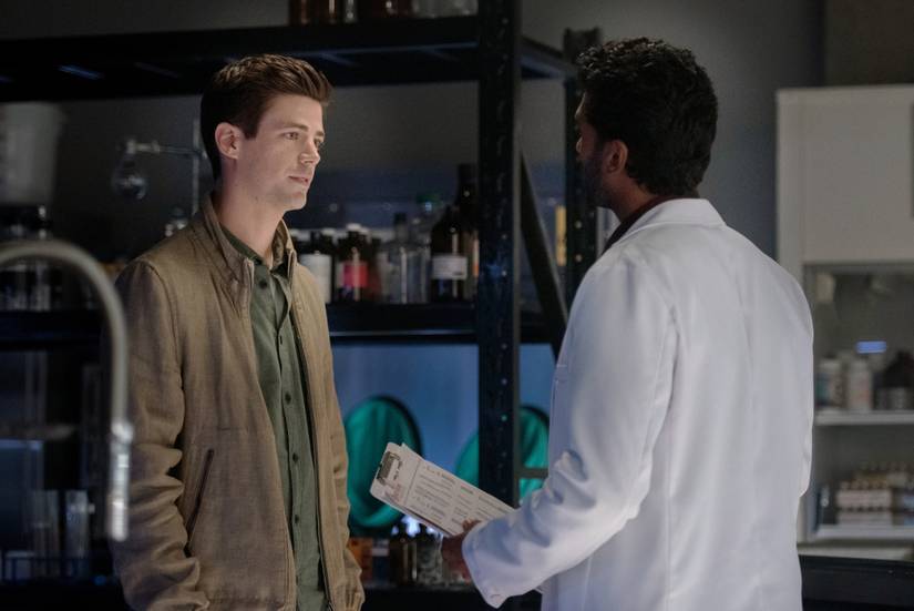 The Flash Prepares Friends, Family for His Crisis Death in New Photos