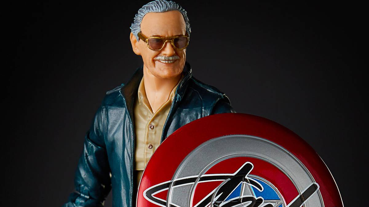 Hasbro Immortalizes Stan Lee as 6-Inch Marvel Legends Figure