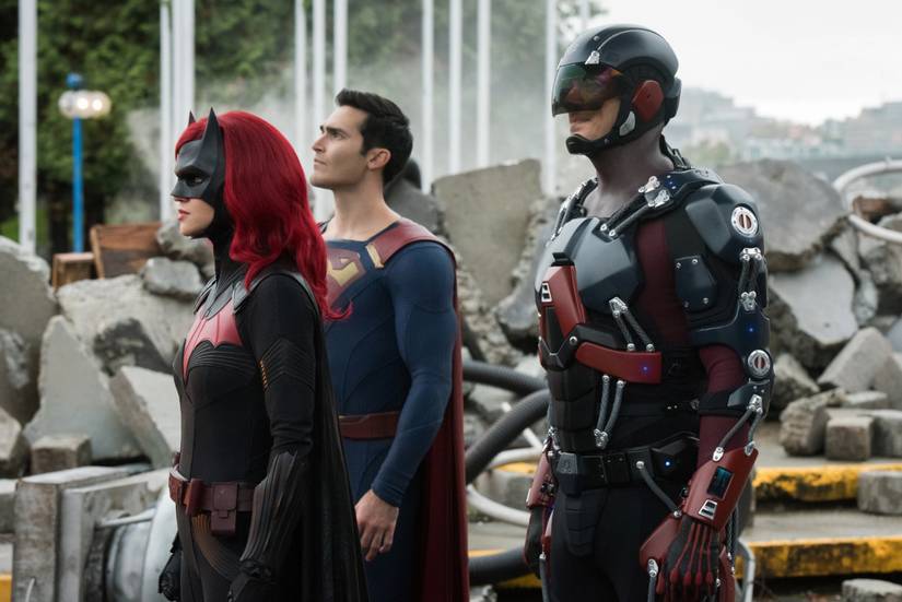 Crisis on Infinite Earths: Part One Photos Unite the Arrowverse
