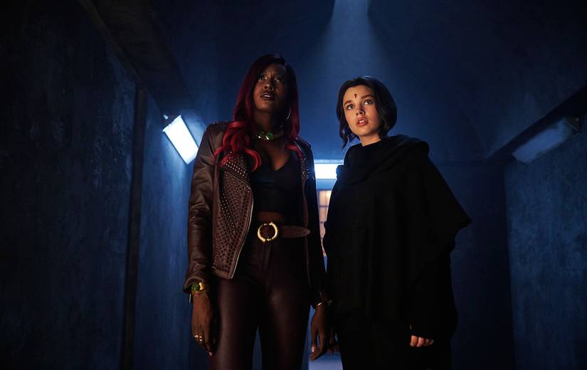 Titans: The Team Finally Meets Bruce Wayne in New Photo Set