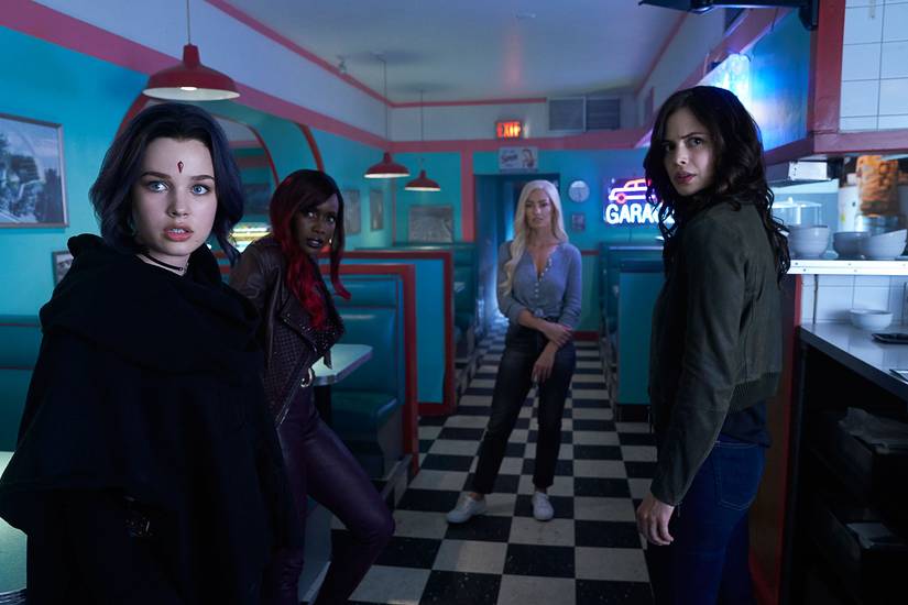Titans: The Team Finally Meets Bruce Wayne in New Photo Set