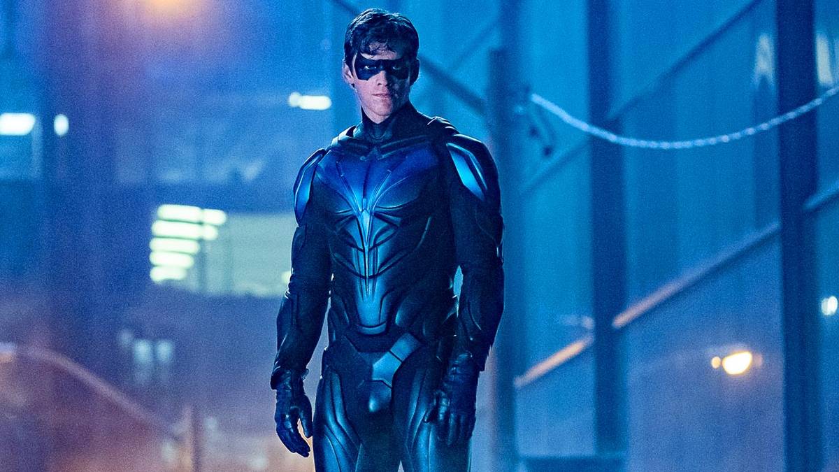 Titans: Nightwing and His Weapons Surface in Hi-Res Photo