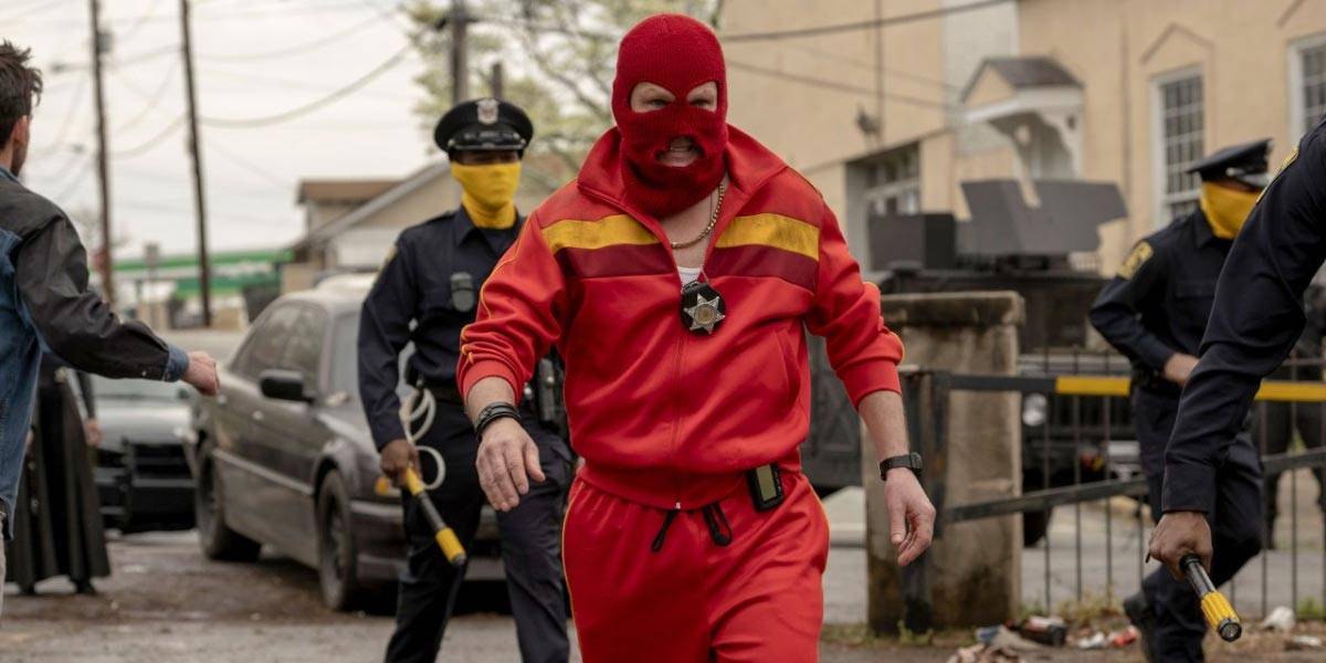 Watchmen Actor Talks Red Scare and His 'Schlubby Gangster Persona'