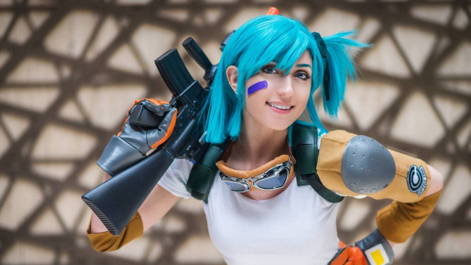 Dragon Ball: 10 Amazing Bulma Cosplays That Look Just Like The Anime