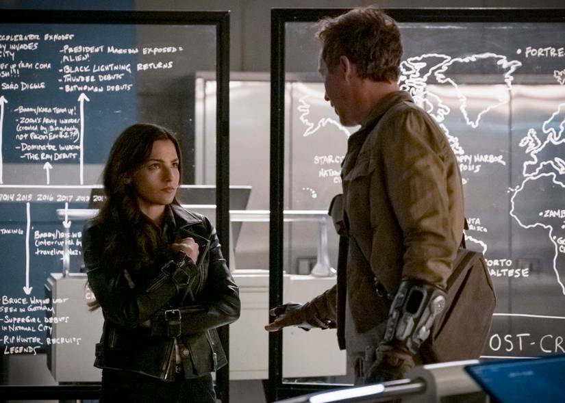 Flash Photo Reveals Arrowverse's Post-Crisis Timeline