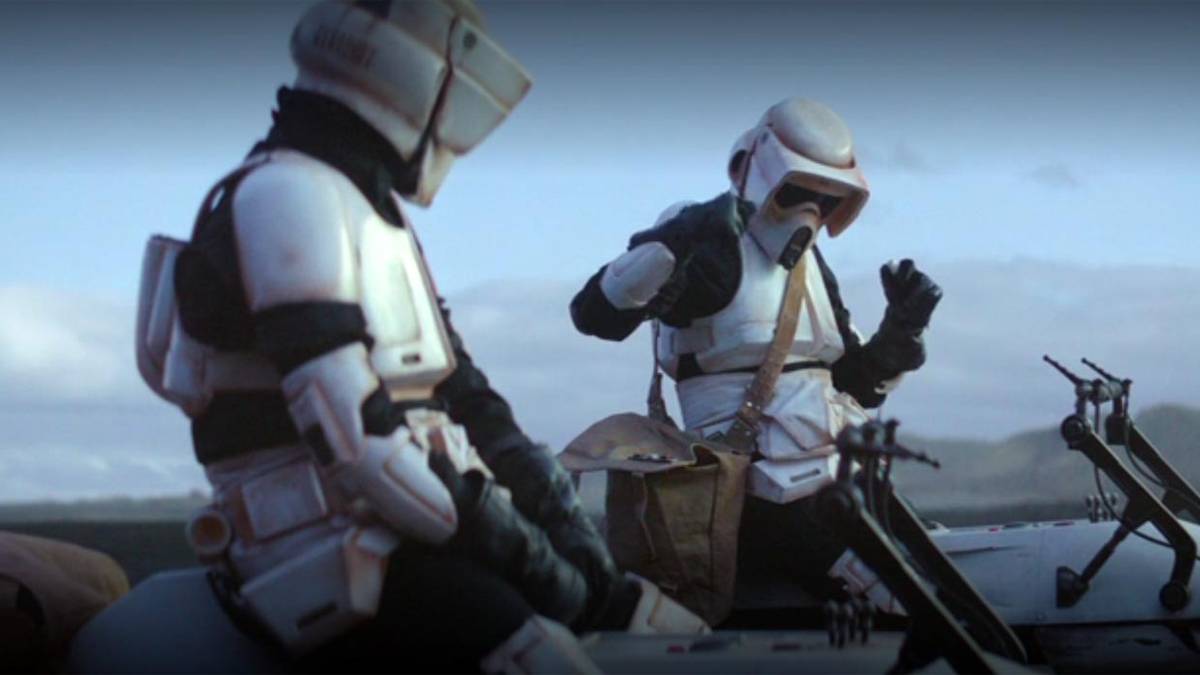 The Mandalorian: Adam Pally Recounts Punching Baby Yoda