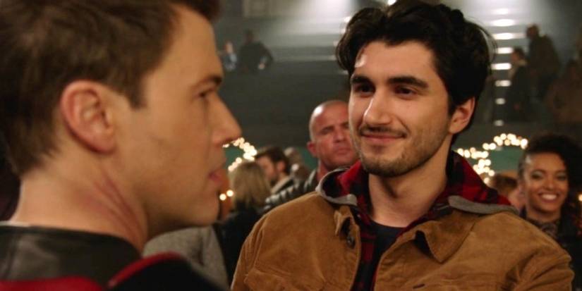 Arrowverse: 10 Characters Who Are Smart (But Lazy)