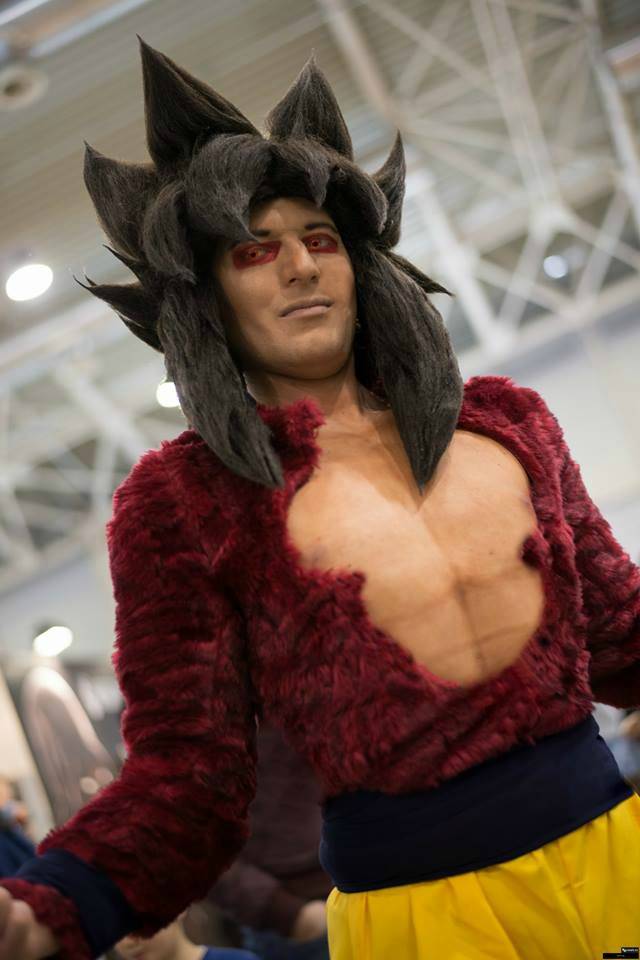 Dragon Ball: 10 Amazing Goku Cosplays That Look Just Like The Anime