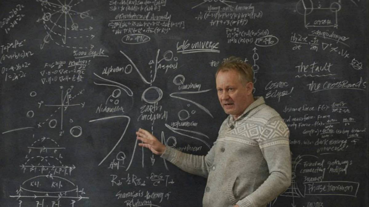 Thor Theory: Erik Selvig Has a Connection To Dr. Samuel Sterns