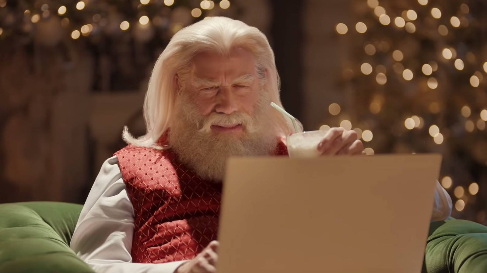 Jackson, Travolta Capital One Ad Is a Christmas Pulp Fiction Reunion