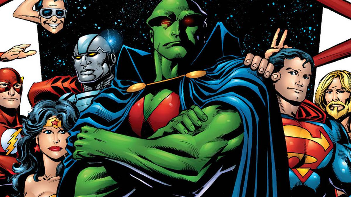 Justice League: How Martian Manhunter Turned Into DC's Most Powerful Being