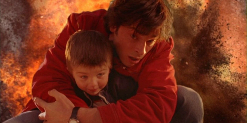 10 Weirdest Details in Smallville