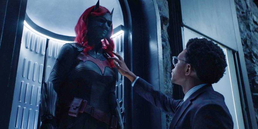 Batwoman: Batwing’s Costume Is The CW’s Best Superhero Look
