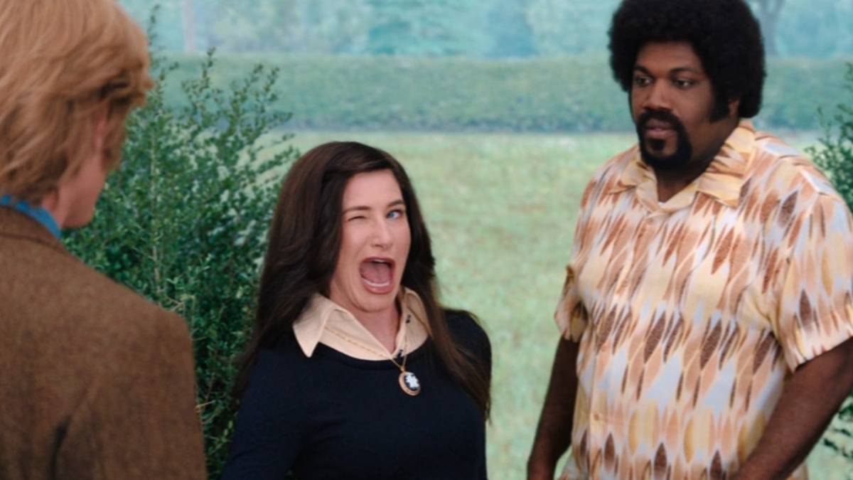 WandaVision Theory: Agnes' Brooch May Hide a Secret About Vision's Family