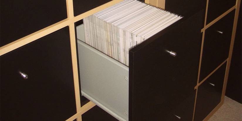 No White Boxes: 10 Best Ways To Store Your Comic Collection
