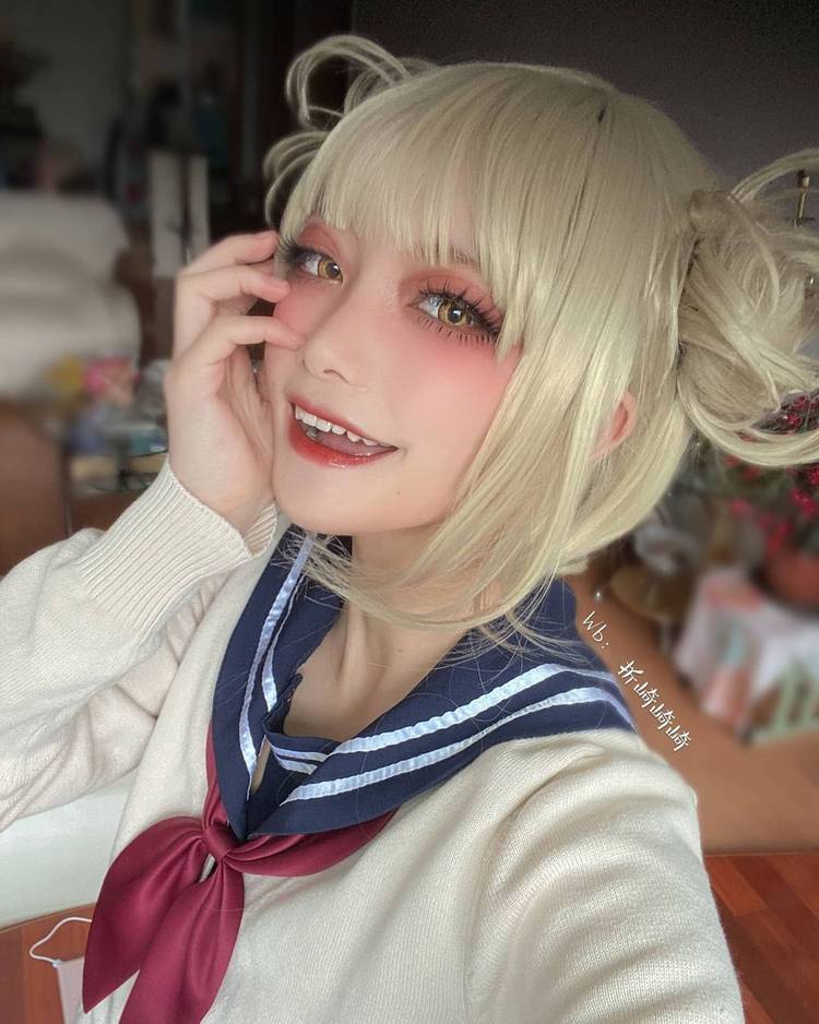 My Hero Academia 10 Himiko Toga Cosplay Straight From The Show