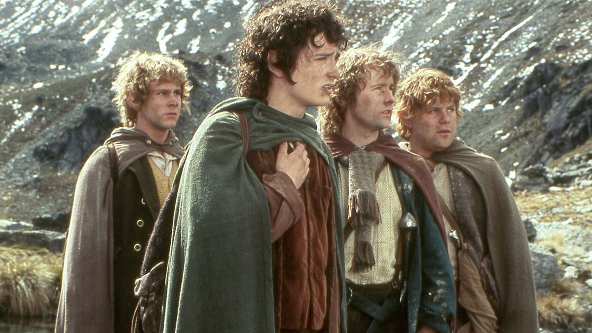 The Extended Edition of The Fellowship of the Ring Included One of the ...