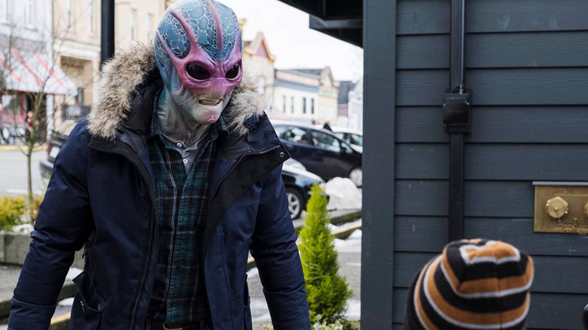 Syfy Renews Resident Alien for Season 2