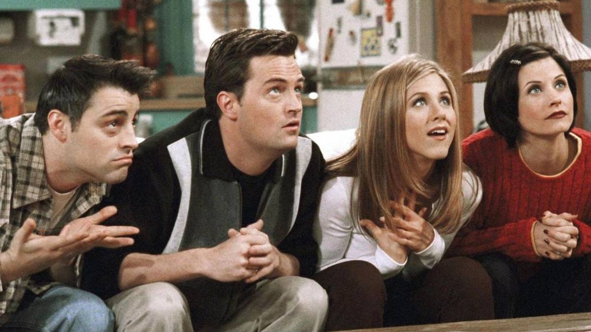 How Friends Pioneered TV's Nontraditional Sitcom Family