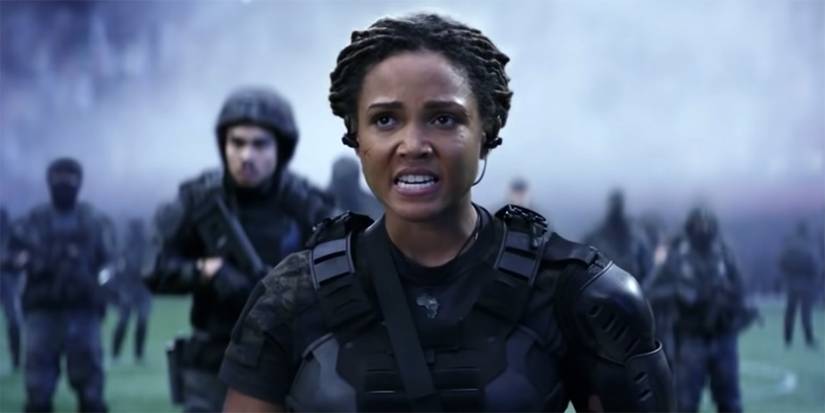 Tomorrow War Has Major Time Paradox Plot Holes