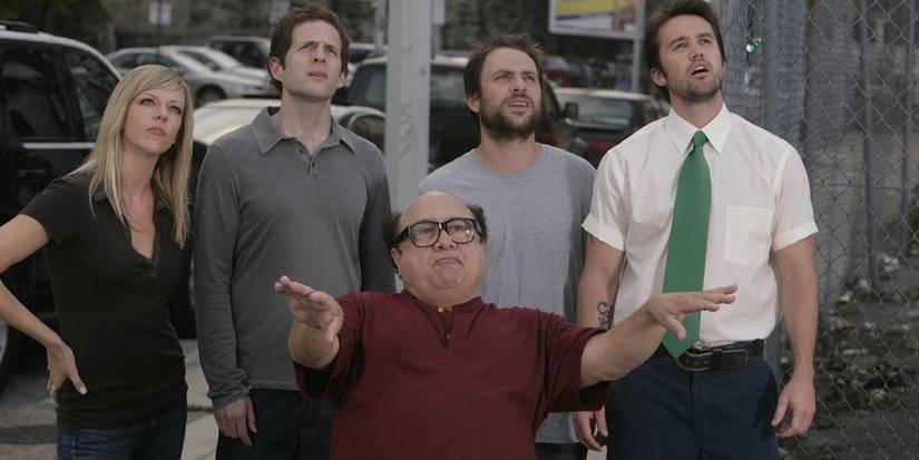 Best It's Always Sunny Fan Theory Reveals Why Episodes Open With Time & Day