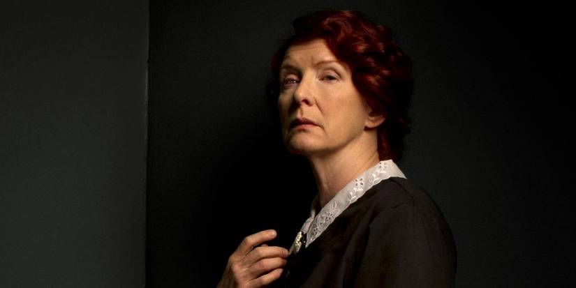 American Horror Story: Why Men See Moira As Young