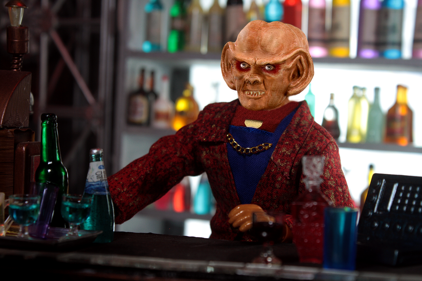 Star Trek: DS9 Icons Sisko and Quark Get Their Very First Mego Figures