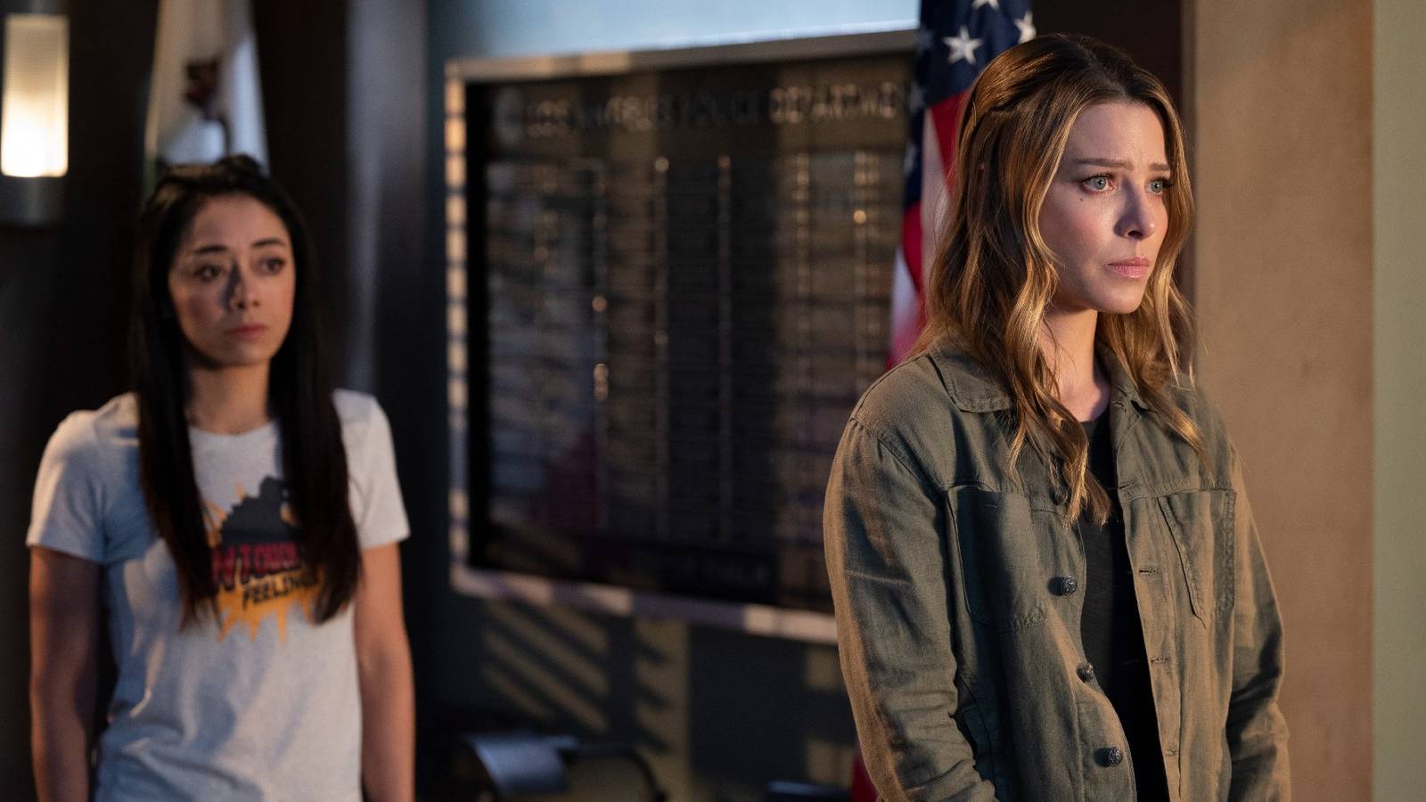 Lucifer Showrunner Explains Why Chloe Stayed on Earth
