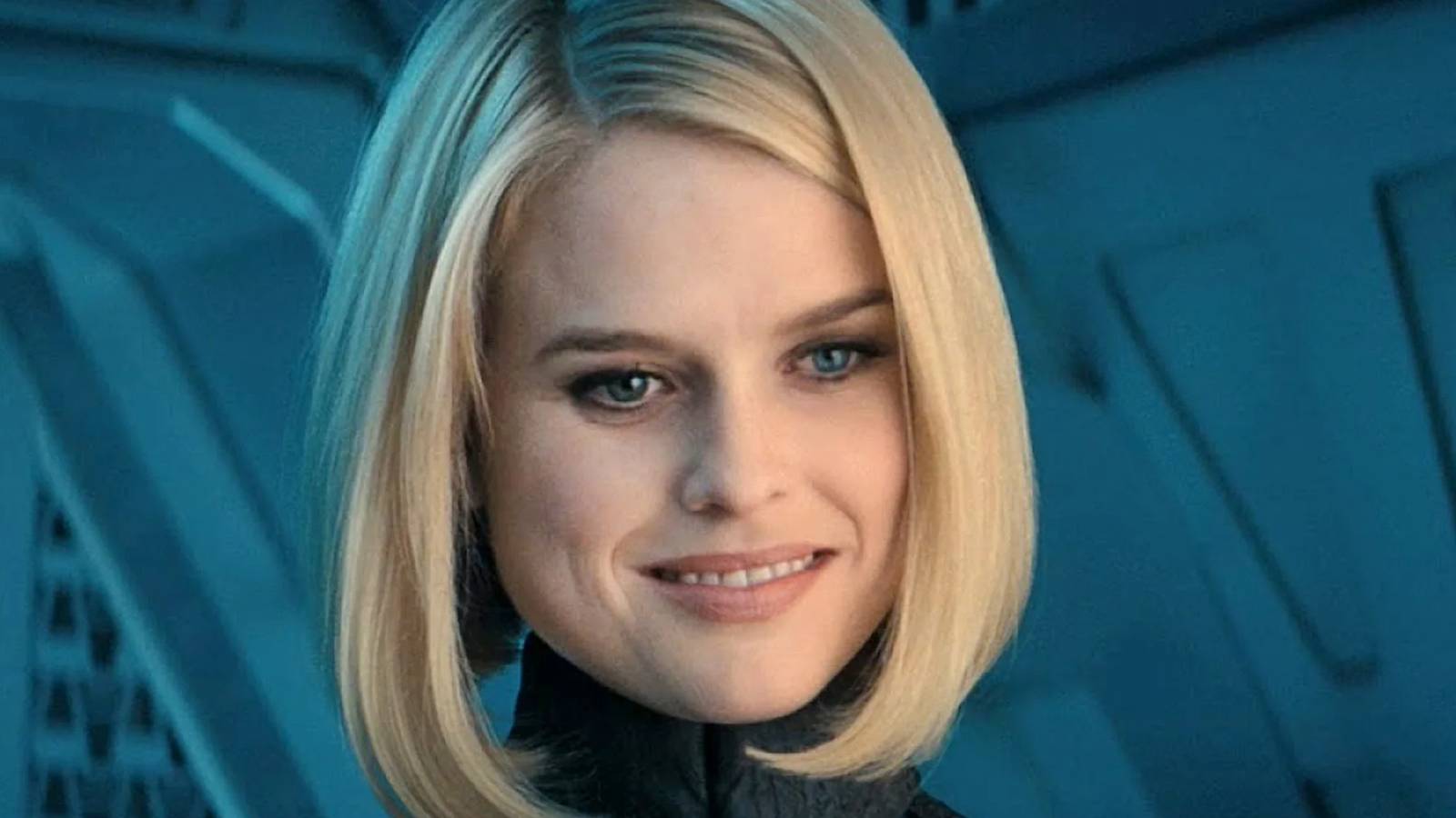 Star Trek: Alice Eve Confused by Backlash Over Into Darkness' Underwear ...