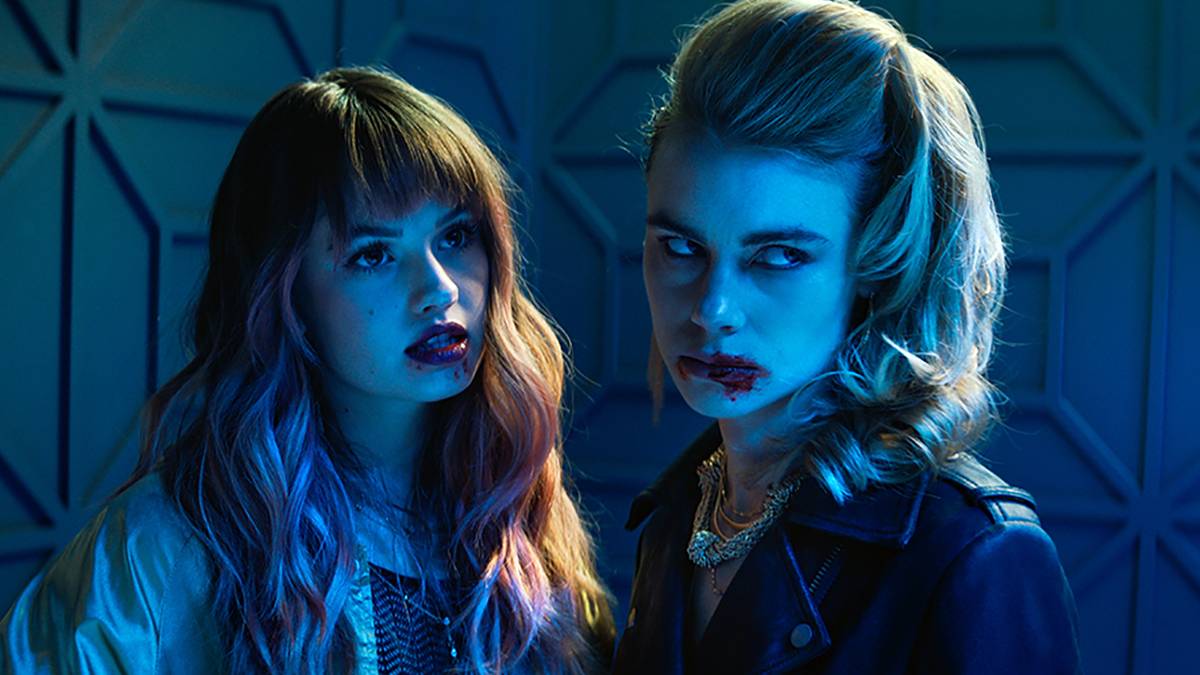 How Night Teeth Sets up a Vampire Sequel