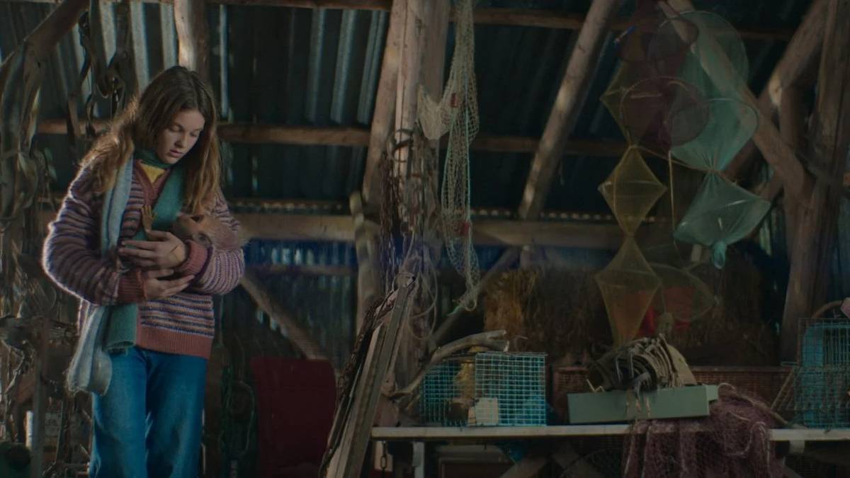 Netflix's Elves Trailer Turns the Holidays Into a Christmas Horror Story
