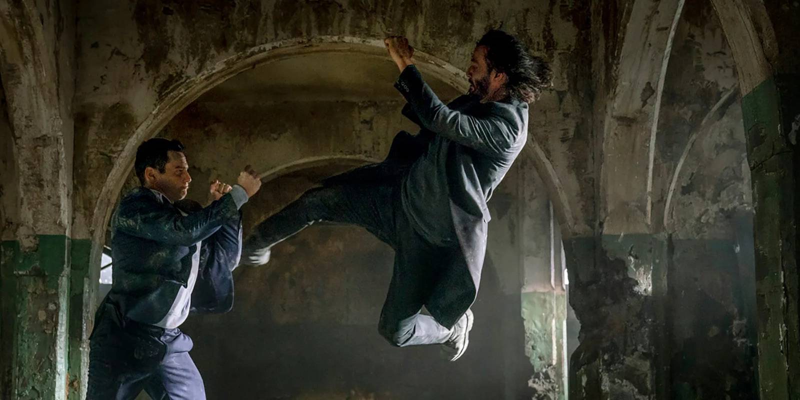 Matrix 4's Jonathan Groff Describes a Moment With Keanu Reeves He'll ...