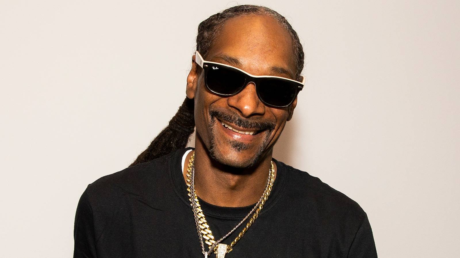 Snoop Dogg Purchases Former Label Death Row Records